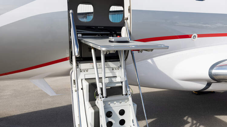 Phenom 300: In fünf Stunden zum Medevac-Jet | aerokurier