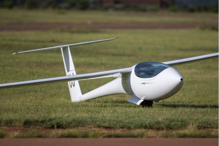 Jonker Sailplanes JS3: Das neue Rennklasse-Flugzeug fliegt | aerokurier
