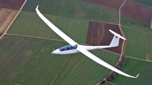 Segelflug: Duo Discus FES hebt ab | aerokurier